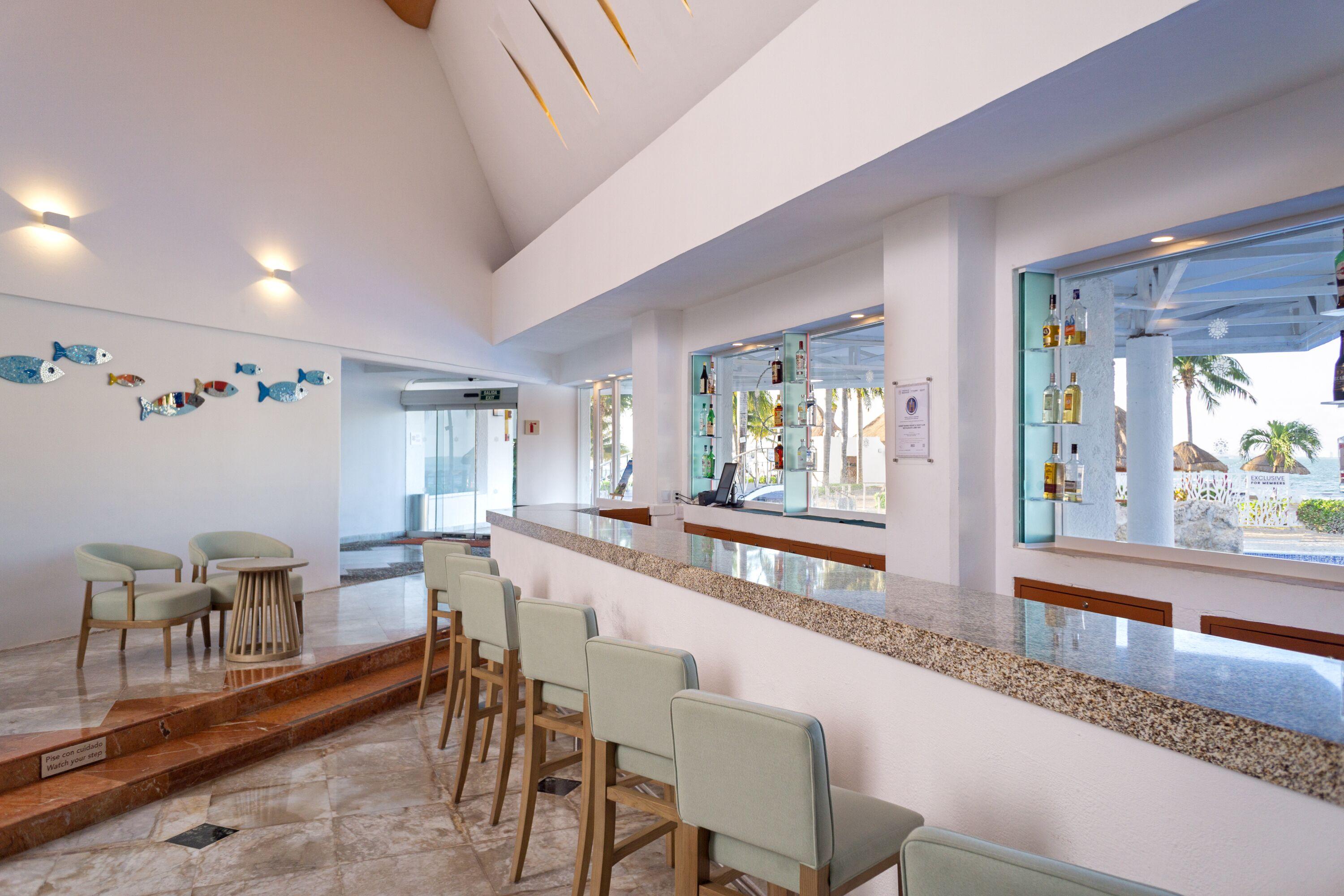 SUNSET MARINA & YACHT CLUB HOTEL CANCUN - ZONA HOTELERA - RATES FROM $142